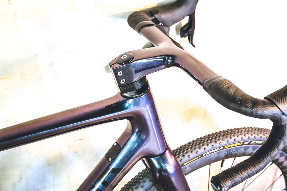 Demo Color Change Chameleon Carbide 56cm – Dimond Bikes